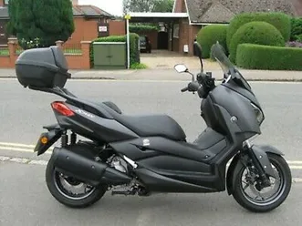 YAMAHA yamaha-xmax-300-3080-miles-comes-with-yamaha-top-box-and-heated ...