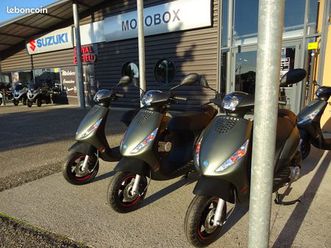 PIAGGIO piaggio-zip-50-4-temps-injection-euro5-2023-motobox occasion ...
