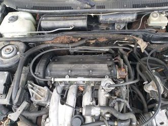 Peugeot 405 Mi16 Engine