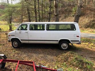 CHEVROLET CHEVY VAN 1993-chevy-g30-extended-van Used - the parking