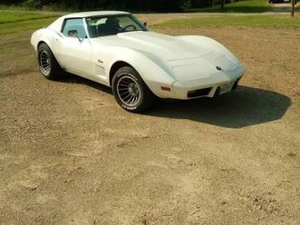 1975 corvette white