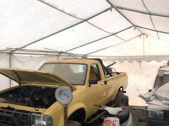 TOYOTA HILUX toyota-hilux-rn46-1981-tres-tres-rare occasion - Le Parking