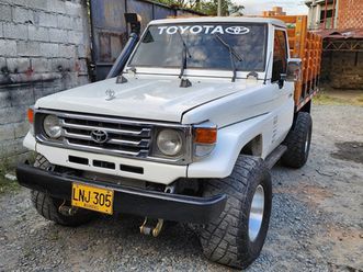 TOYOTA LAND CRUISER toyota-land-cruiser-fj-73-4-500-estacas occasion ...