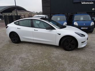 TESLA MODEL 3 tesla-model-3-sr-275-ch-annee-2022-30-000-kms-interieur ...