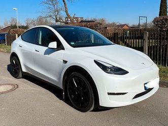 TESLA MODEL Y tesla-model-y-longe-range-dual-motor-20-zoll-weiss ...