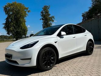 TESLA MODEL Y tesla-model-y-long-range-dual-motor-mit-pdc-und-20zoll ...