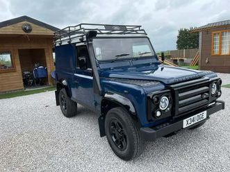 LAND ROVER DEFENDER land-rover-defender-90-td5-fully-restored-landy-4x4 ...